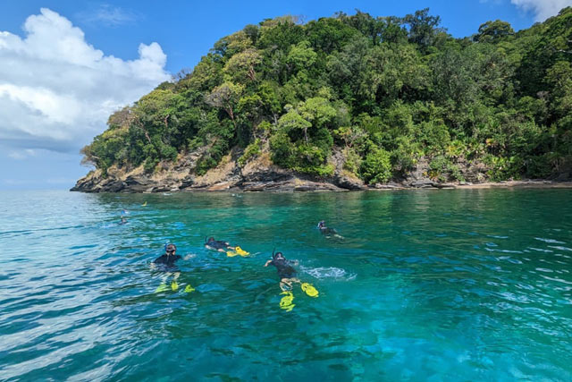 Snorkeling Tours | Blue Moon Scuba Dive Center